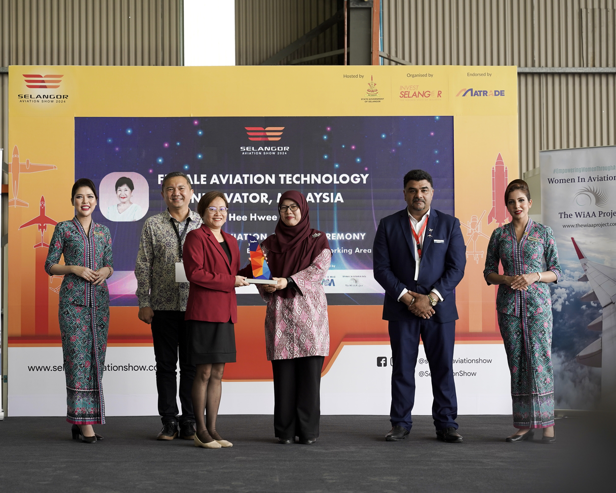 AVIATION TECHNOLOGY INNOVATOR AWARD - HEE HWEE LENG | avialite.com